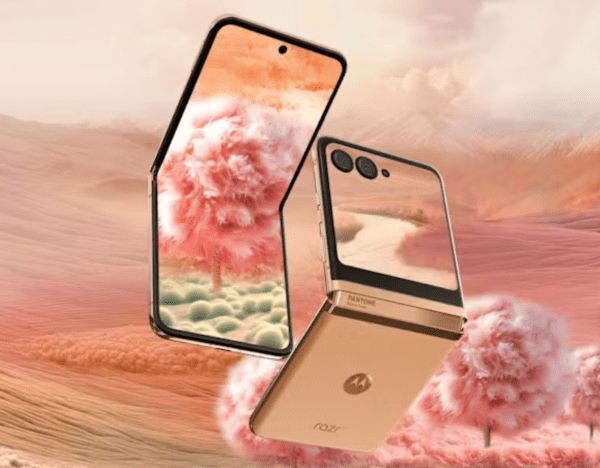 Free Competition - Win a Motorola Razr 40 Ultra Worth £1049.99 With The ...